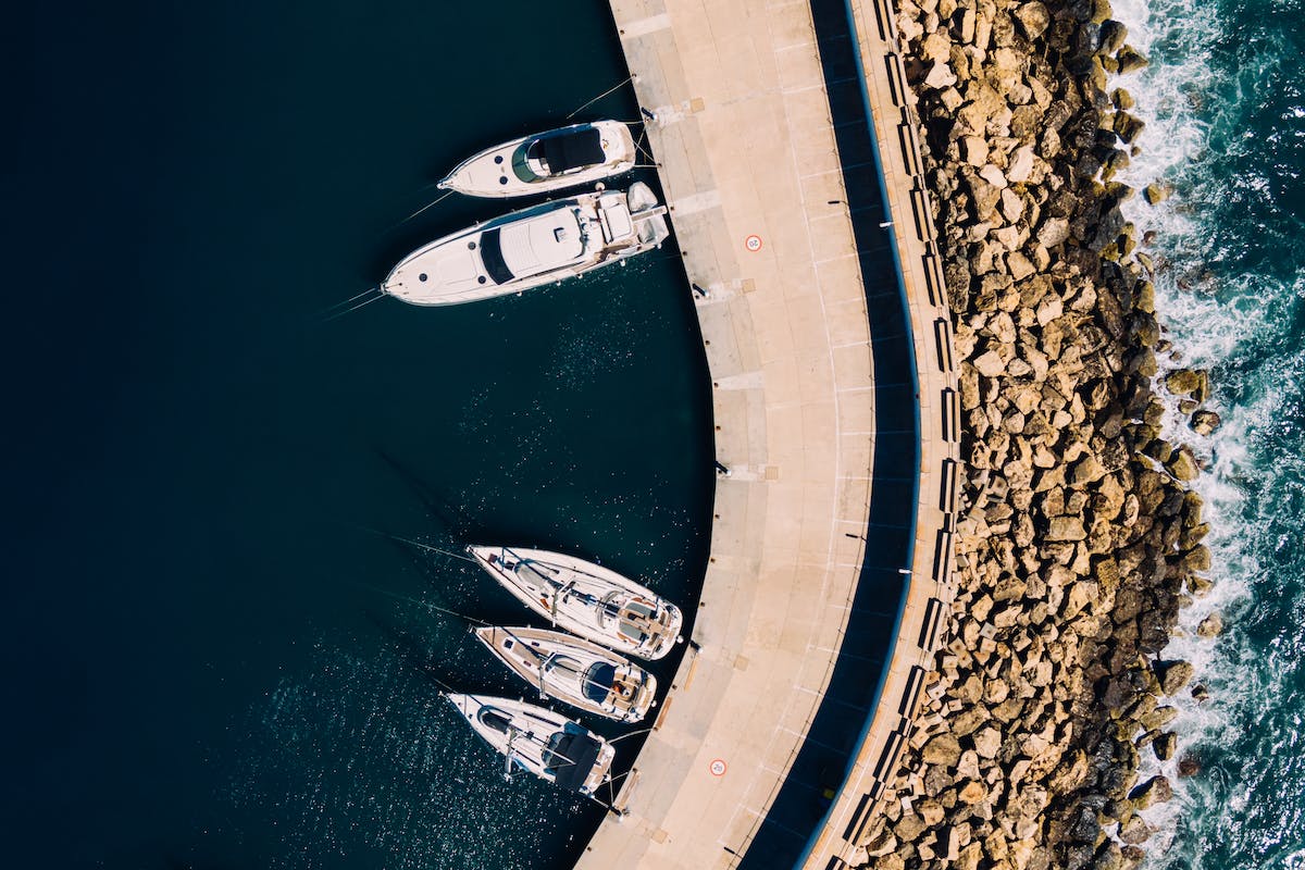 Yacht Charter WordPress Themes for Marine Websites - Colorlib